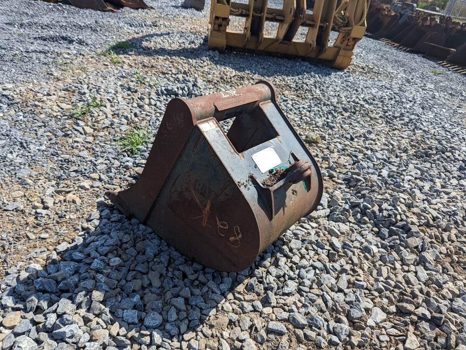 24" Cat Backhoe Bucket; 1.75" Pin Hole; Cat# 247-1950 | eBay