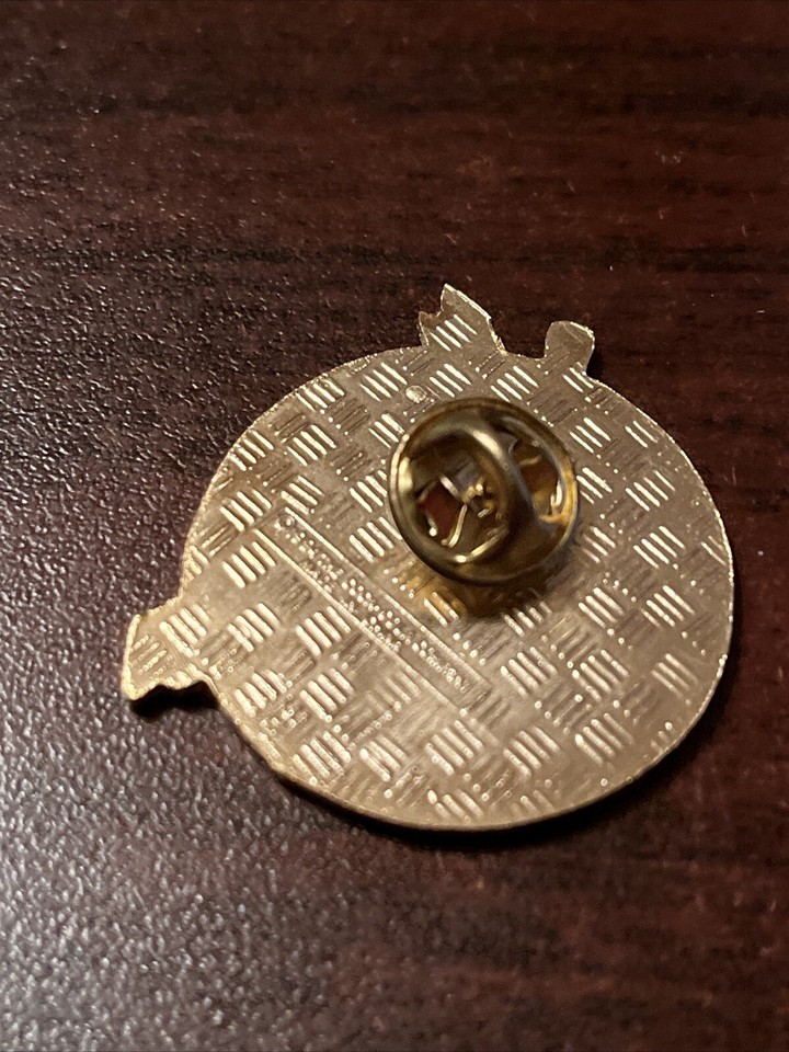 Coca-Cola Coke Polar Bear Winter Ice Skating Lapel Pin | eBay