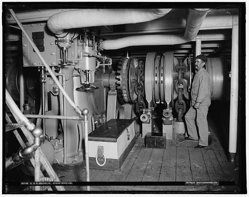USS Brooklyn steam windlass,hoisting machinery,American cruisers ...