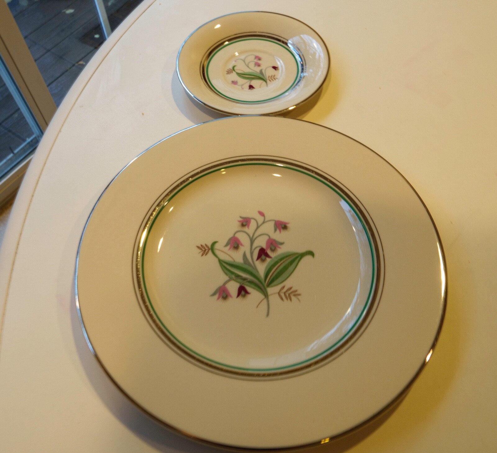 Syracuse Corabel Platinum Trim China Old Ivory w/flowers Service for 12 ...