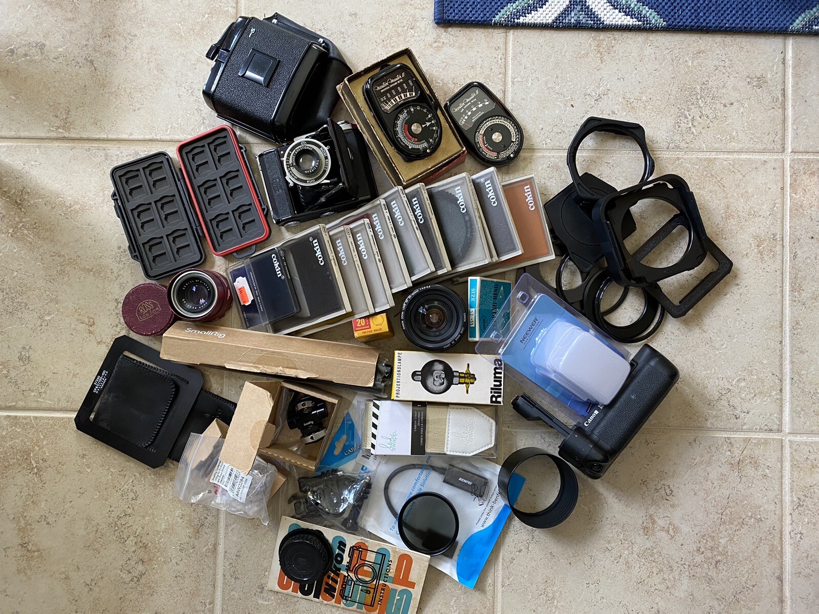 Vintage camera accessories lot - Mamiya Hassleblad Canon Zeiss Smallrig ...