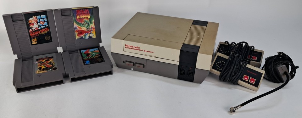 All Original Nintendo NES Console Bundle 4 Great Titles **READ ...