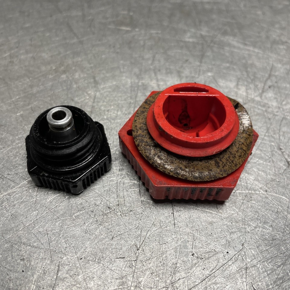 OEM GOOD USED HOMELITE SUPER E-Z AUTOMATIC CHAINSAW FUEL & OIL CAP SET ...