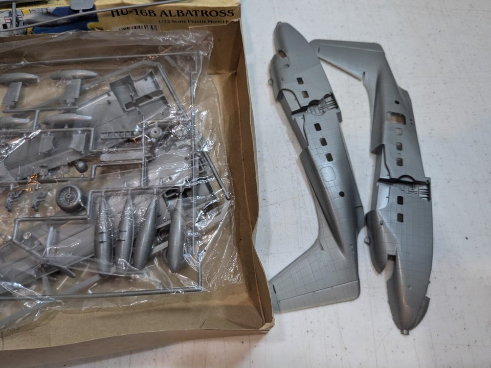 Monogram 6065 - HU 16B Albatross Heritage Edition- Model Airplane Kit 1 ...