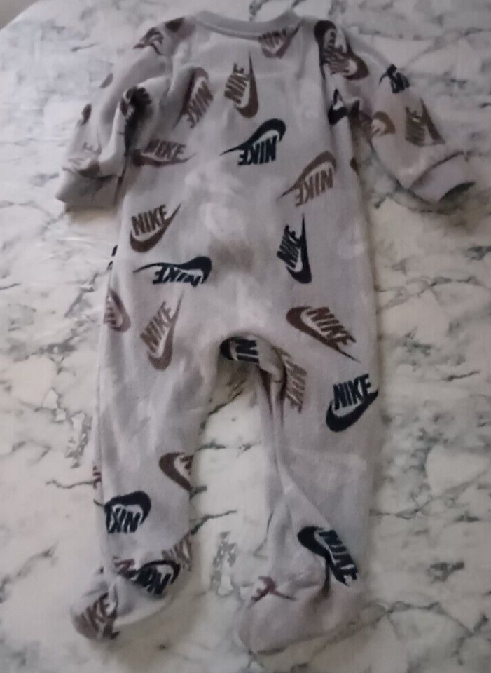 Nike One-Piece Baby Boy 68-74cm 9 Months Gray Full Zip Logo Pajamas ...
