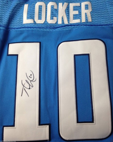 JAKE LOCKER SIGNED TENNESSEE TITANS JERSEY WASHINGTON HUSKIES PROOF COA ...