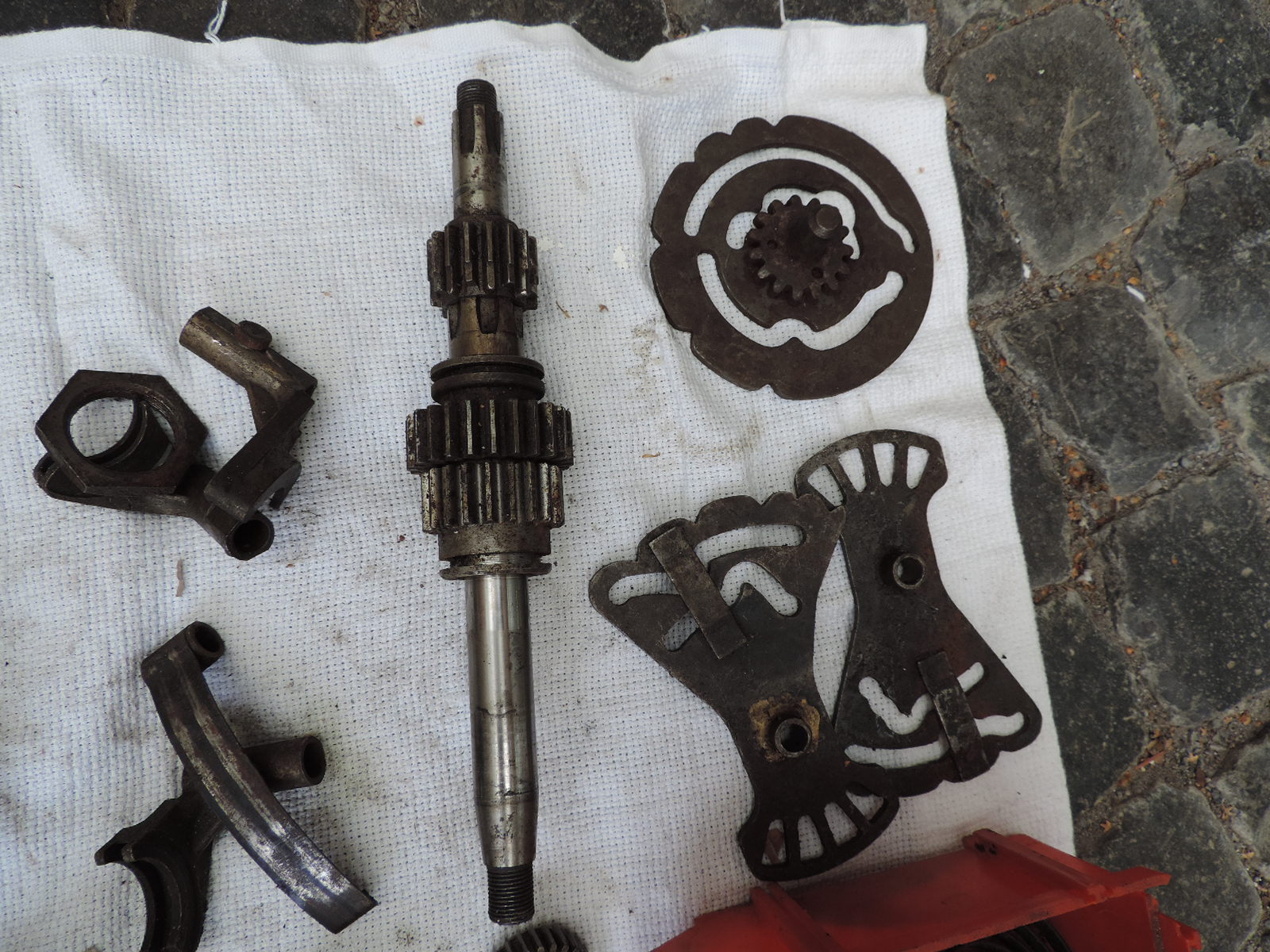 Triumph BSA UK Getriebeteile Welle Zahnrad gearbox wheel axles gears ...