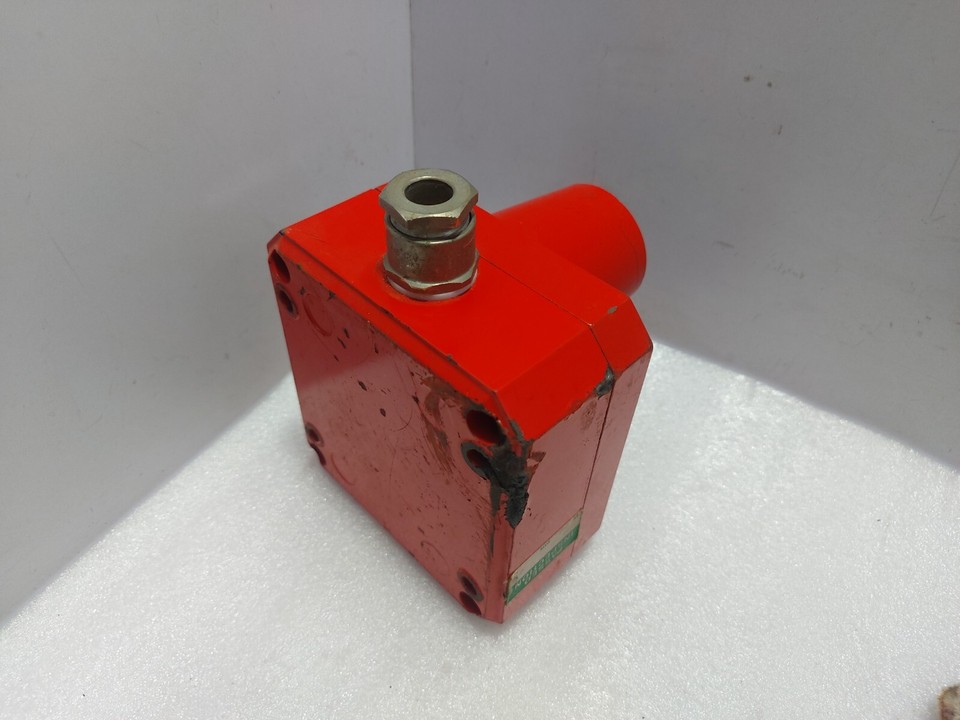 MEDC PBE(R) Manual Call Point Range Atex Cert No. BAS02ATEX2105X / 933 ...