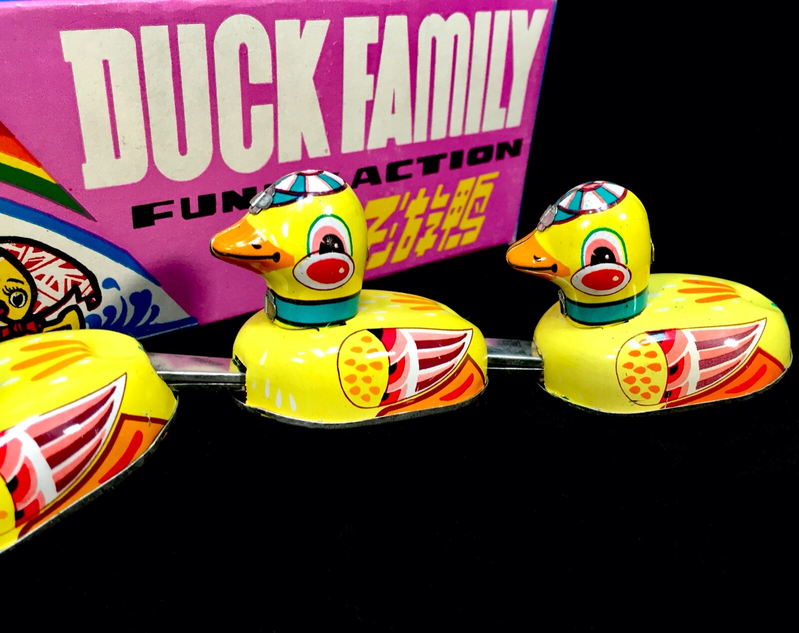 Vintage Wind-up Clockwork Tin Mechanical Family of Ducks Toy / Boxed ...