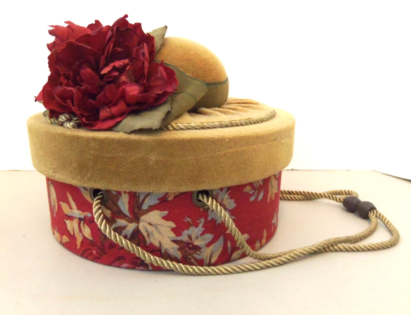 Victorian Style Decorative Unique Hat Box / Storage B… - Gem