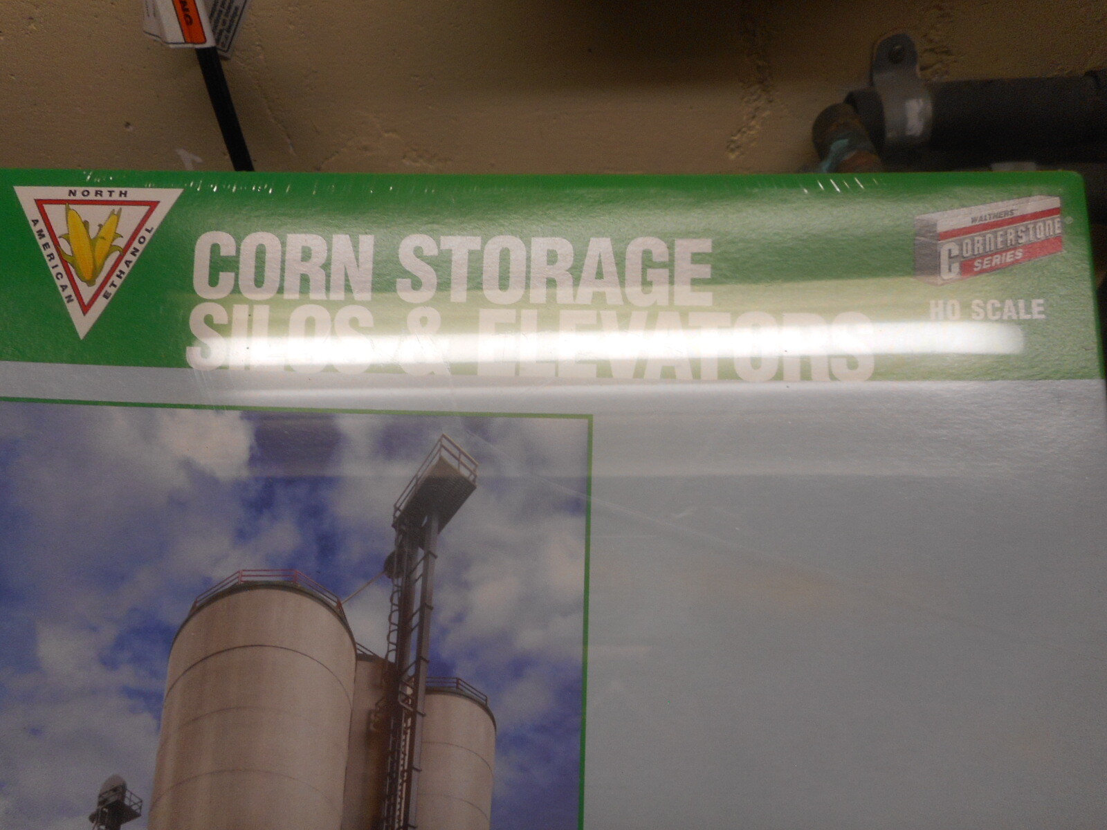 Walters Cornerstone HO Scale Corn Storage Silos and Elevators mib ...
