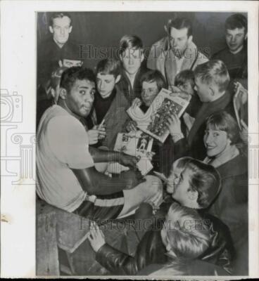 1964 Press Photo Former Heavyweight Boxing Champion Floyd Patterson In ...