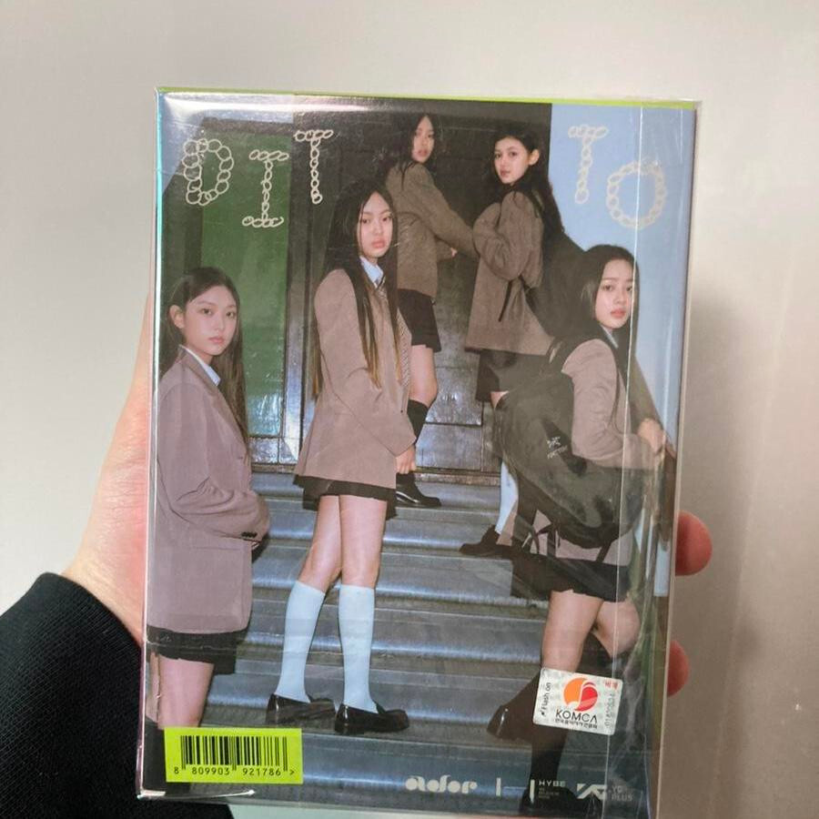 NewJeans Minji Hanni Official 1st Single Album OMG Ditto Sign Autograph ...