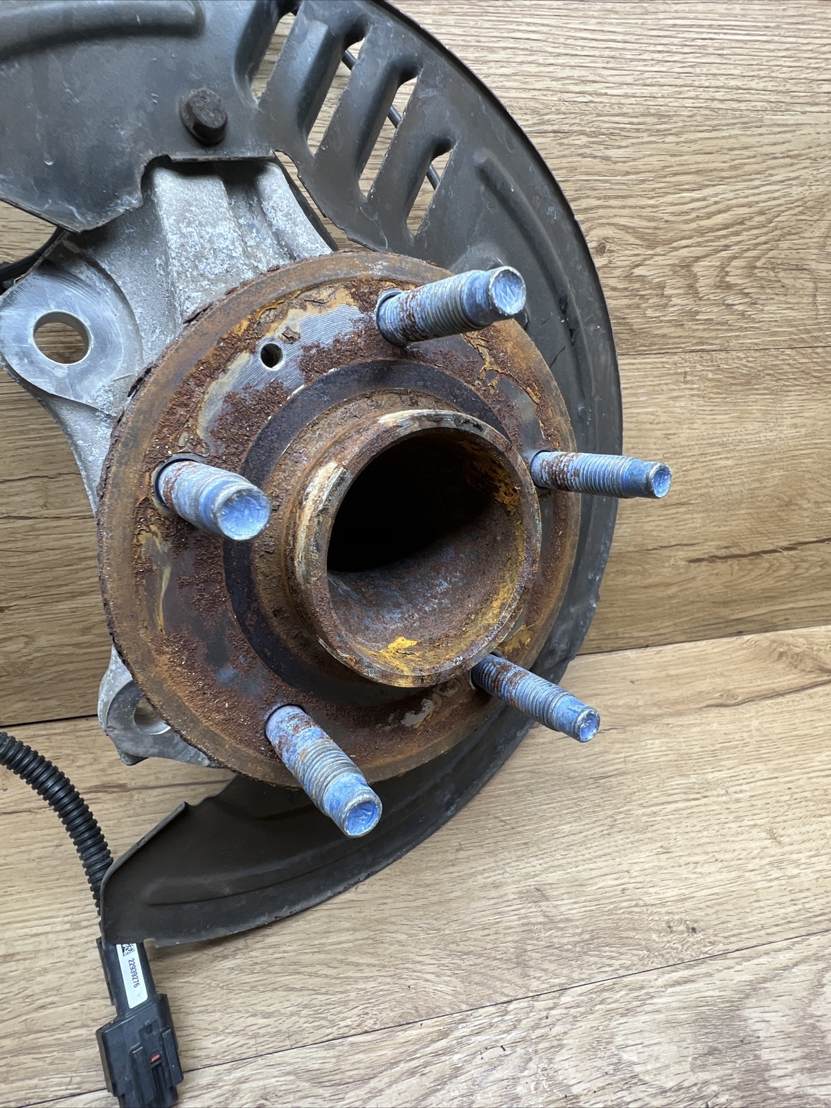 Cadillac ATS OEM Front Right Side Spindle Control Arm Hub Knuckle ...