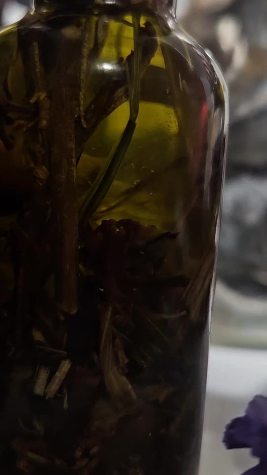 Potent Scrying and Remote Viewing Hoodoo Oil - Psychic Work - Reading ...