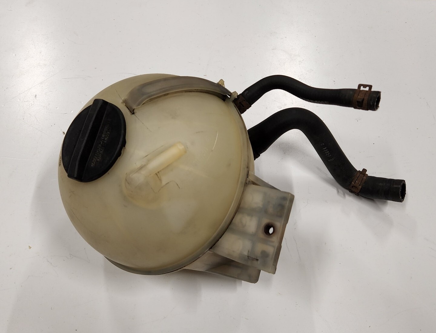 2014-2018 Mercedes Sprinter 2500 OEM Radiator Coolant Reservoir Tank W ...
