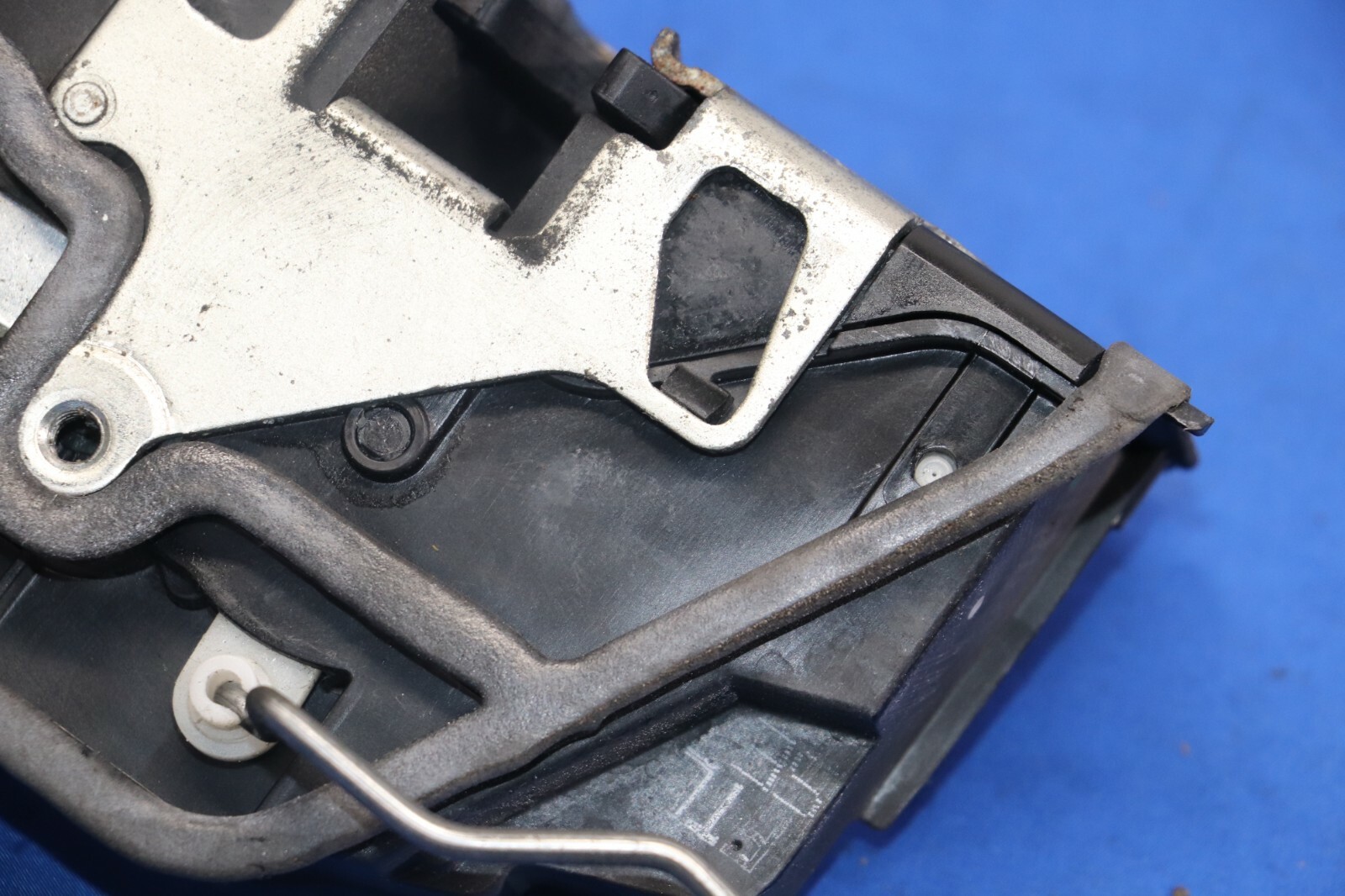 Left Side Driver Door Latch Locking Actuator Lock Mechanism OEM BMW E70 ...