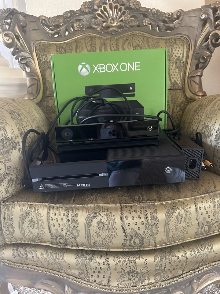 Microsoft Xbox One Kinect Bundle 500GB Black Console (7UV-00239 ...