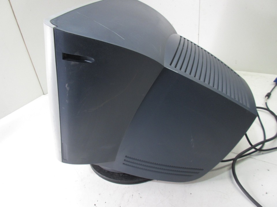 HP v72 Vintage Retro 17" VGA CRT Monitor | eBay