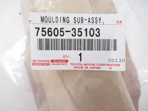 Genuine OEM Toyota 75605-35103 Passenger Rear Fender Flare Molding 2007 ...