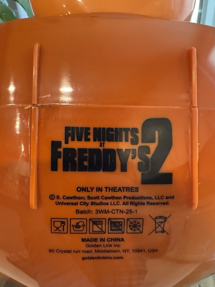 FNAF 2 Popcorn Bucket Set; Freddy Fazbear & Cupcake Cup From AMC ...