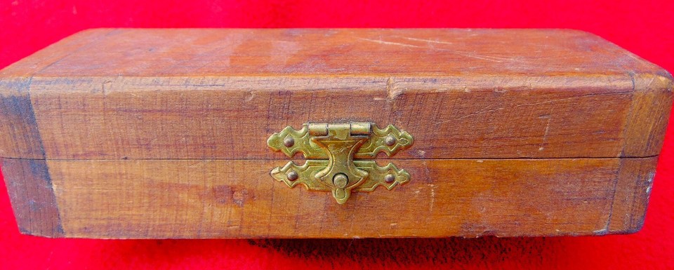 ANTIQUE 1900-1910 HANDMADE WOOD PEN BOX ~ BRASS HINGES AND CLOSURE ~ 6 ...