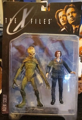 McFarlane Toys The X-Files: Fight The Future Agent Scully with Alien ...