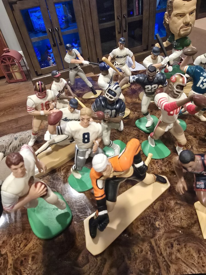 Lot of 32 Vintage Sports Action Figures- MLB, NHL, NFL, NBA | eBay