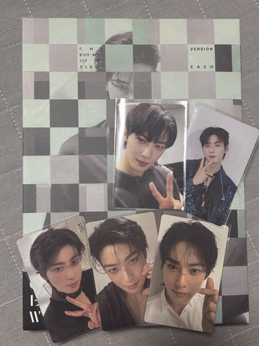 Chaunu Trading Card Mini Album Entity | eBay