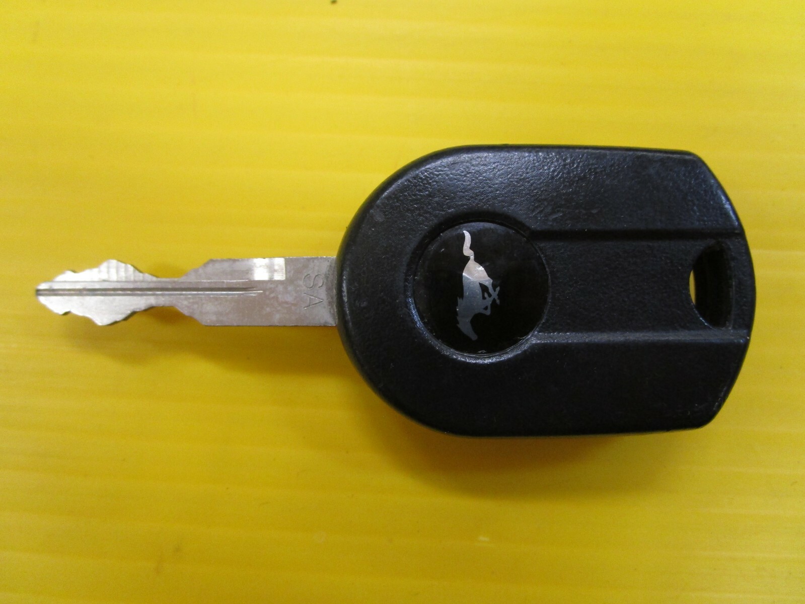 Set Of 2 Used Cut OEM 2010-2014 Ford Mustang Keys 164-R8087 5921186 ...