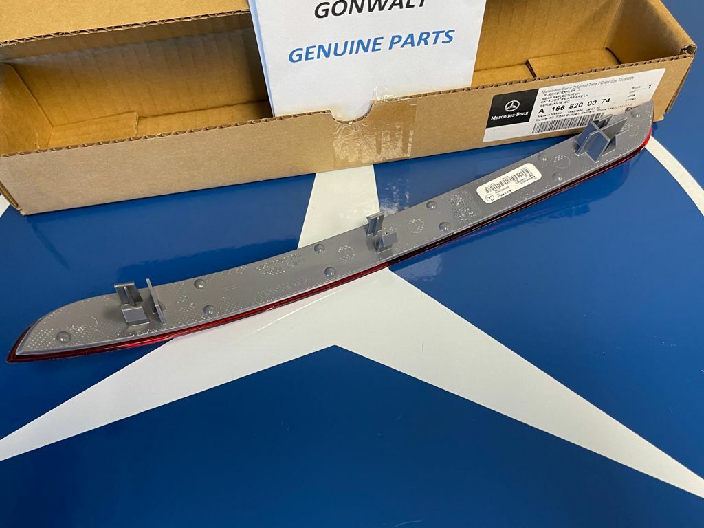 Mercedes Benz Genuine Rear Left Bumper Reflector 1668200074 ML63 AMG ...