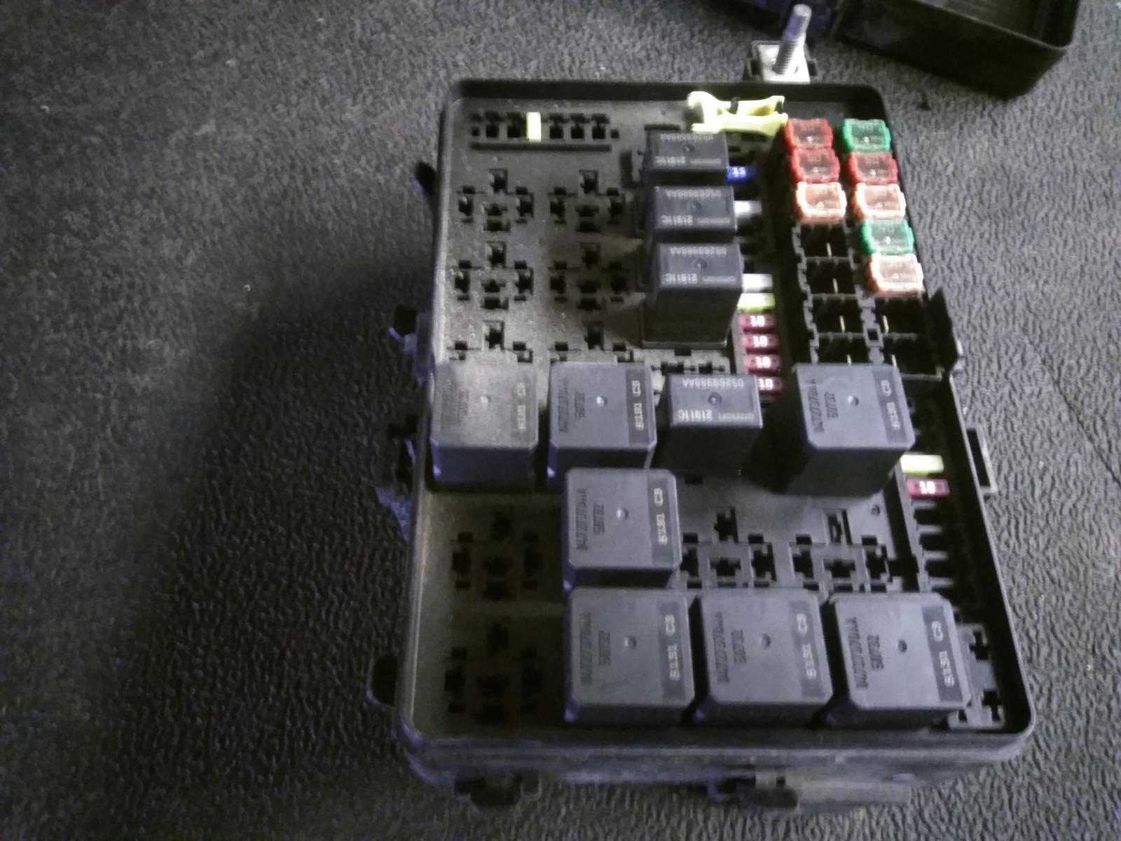 2019 DODGE CHALLENGER 3.6L ENGINE FUSE BOX RWD AT 68384600AC OPT LMB | eBay