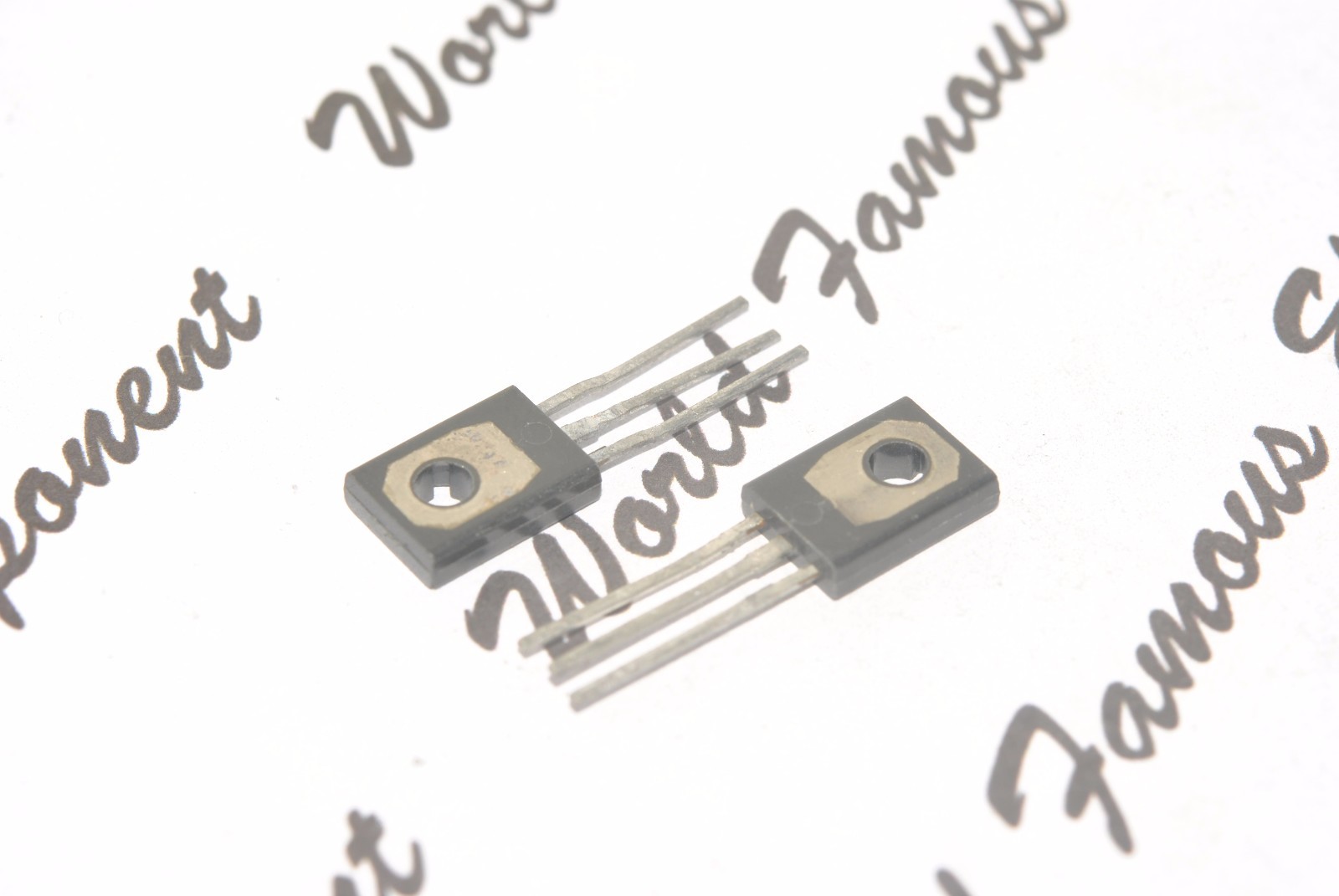 2pcs - 2SC2611 NPN 1.25W 300V 0.1A TO126 Transistor - 'Genuine' | eBay