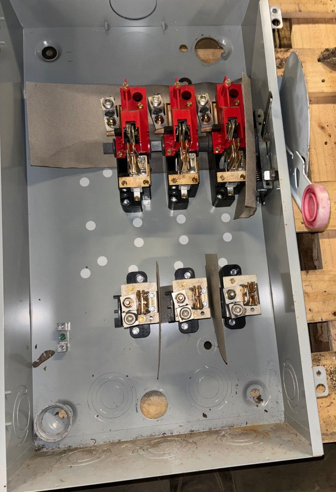 EATON DH364FRK ,HEAVY-DUTY FUSIBLE SAFETY SWITCH,200A /600V/3P/60hz | eBay