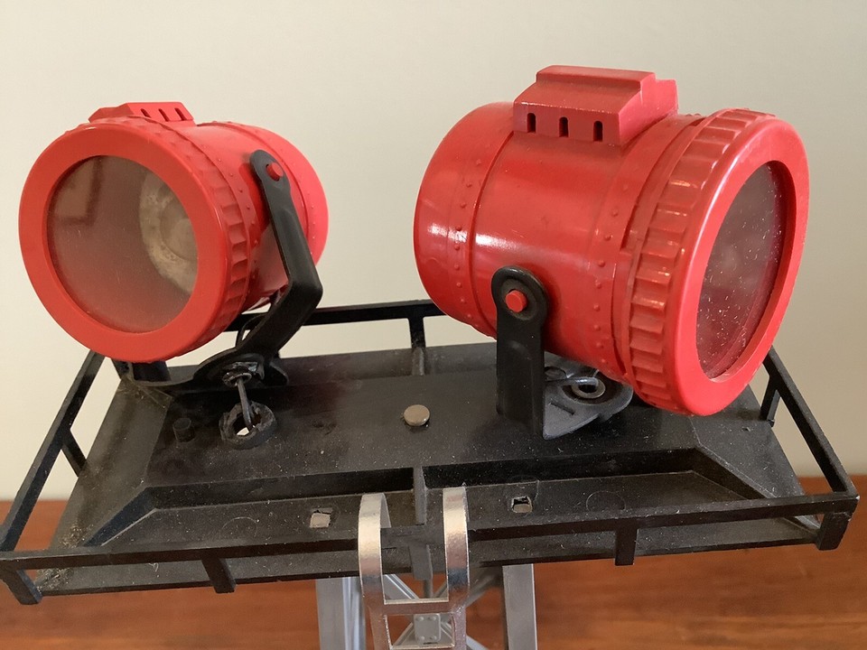 Marx Twin Red Searchlight Floodlight Tower Model Railroad Train Layout ...