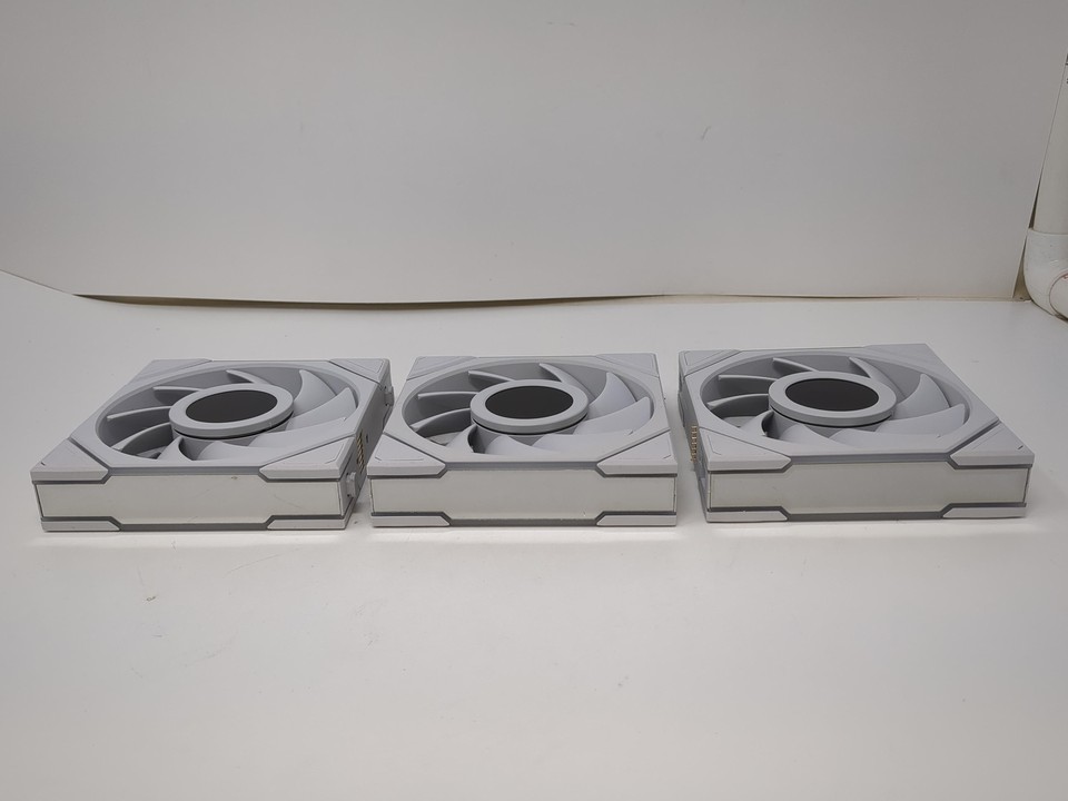 *MISSING FAN HUB* Lian Li Uni Fan TL-LCD 120 RGB Case Fan, White, 3 ...