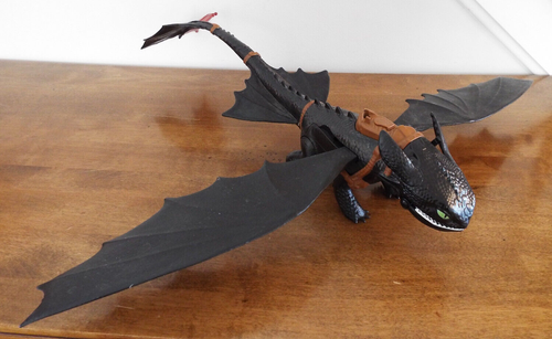How To Train Your Dragon Toothless Defenders of Berk Fire Figure 2013 ...