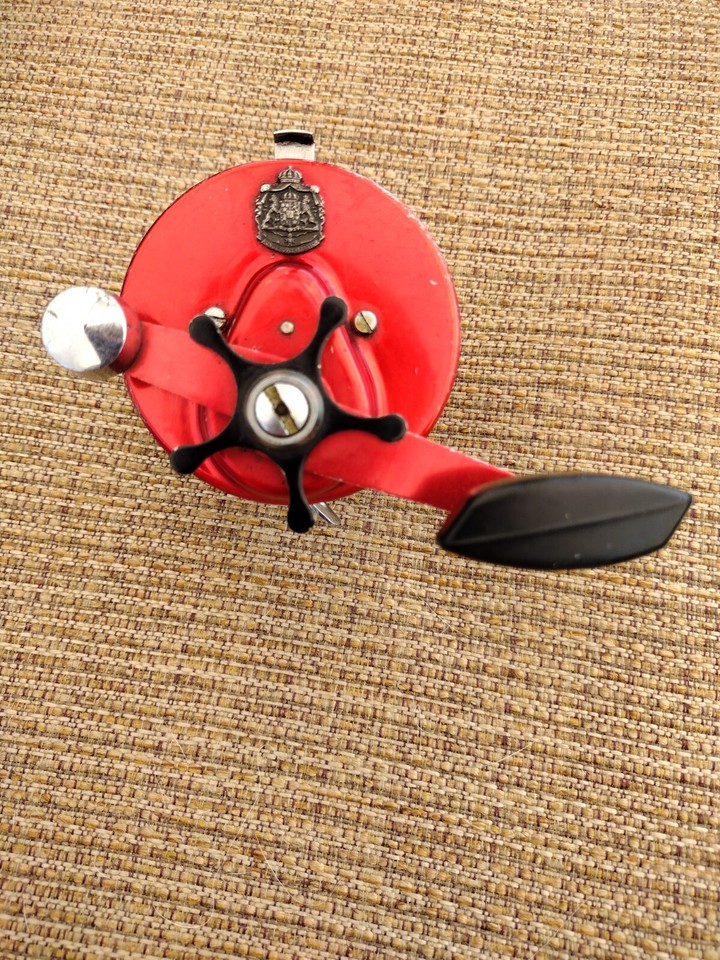 Ambassadeur 8000 Red With Garcia Plate Automatic Two Speed Used Fishing ...