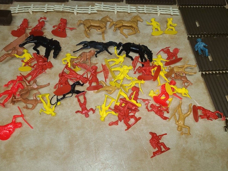 Vintage Fort Apache lot, 80 pc people animals gates, walls, etc. | eBay