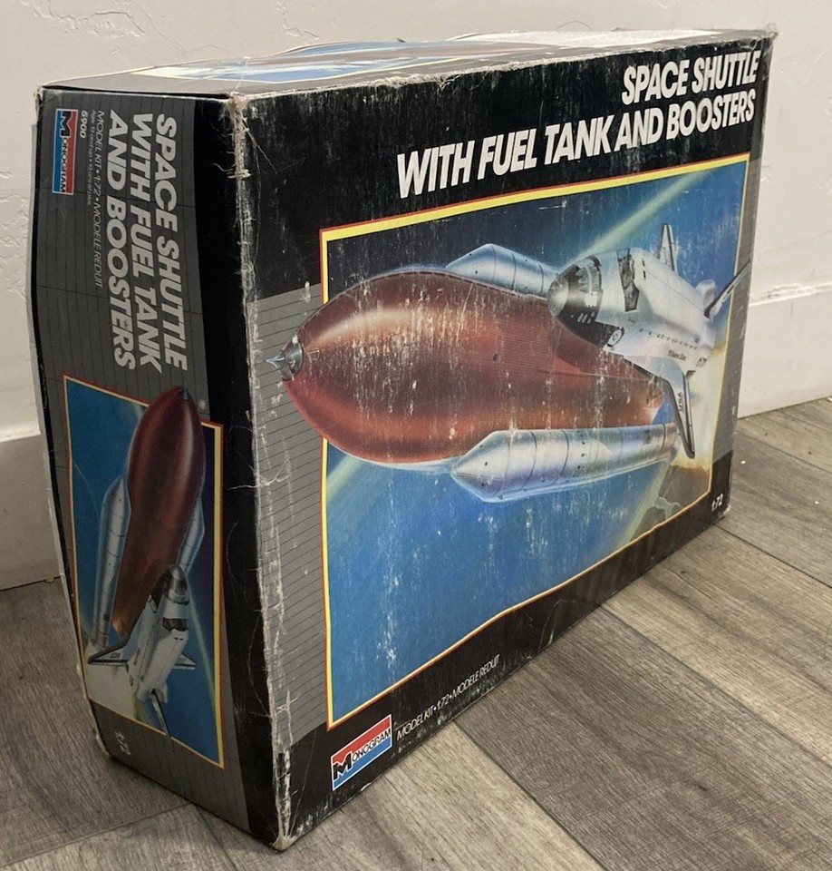 MONOGRAM Space Shuttle w/fuel tank and boosters 1:72 model kit 5900 pre ...