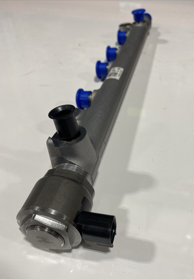 OEM 2017-2024 GM L5P 6.6L Duramax Diesel Drivers Side LH Fuel Rail ...