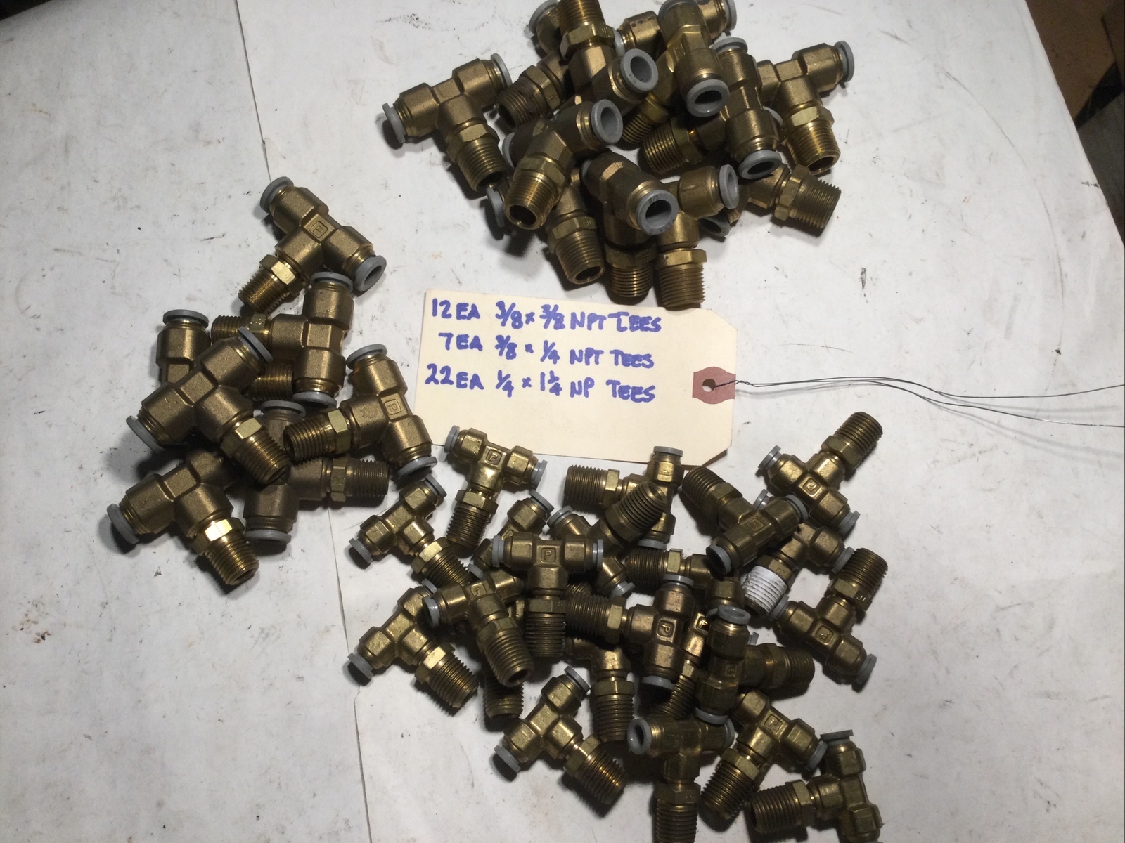 Lot of 41ea Parker Push to Connect TEES 12EA 3/8x3/8NPT, 7EA3/8x1/4NPT, 22EA 1/4 | eBay