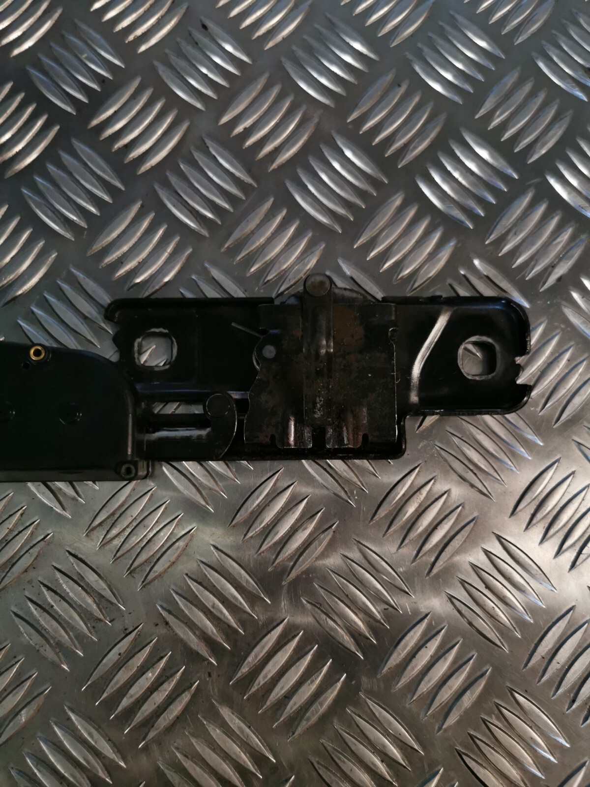 Audi Lower Lock Actuator Striker (4F9827383G) for sale online | eBay