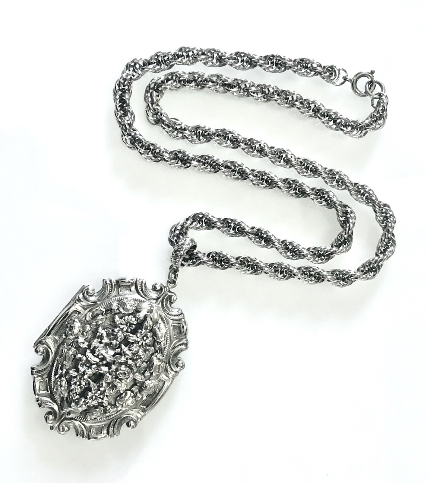 Whiting & Davis Silver 1960 Vintage Heavy Repousse Lo… - Gem