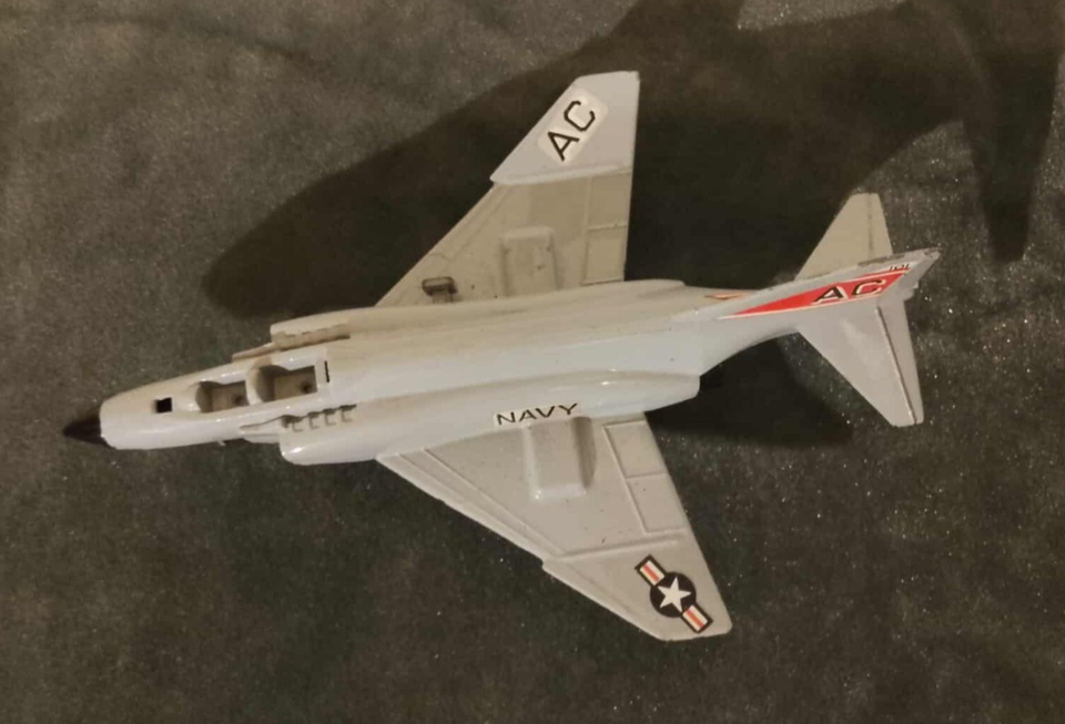 ORIGINAL VINTAGE DIECAST DINKY TOYS 730 NAVY PHANTOM II JET FIGHTER ...