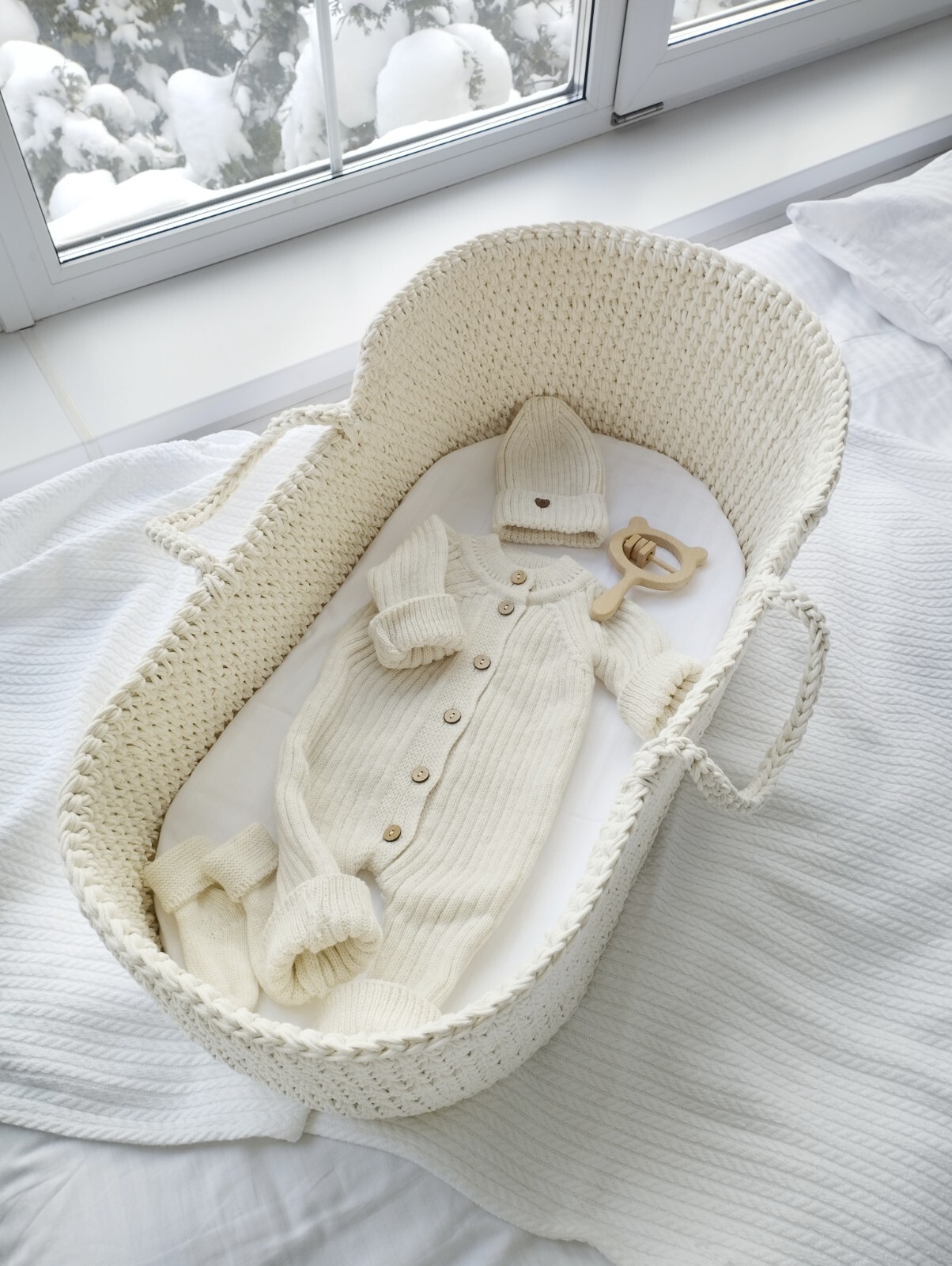 Ivory Baby Bassinet with Stand, Moses basket, Baby shower gift | eBay