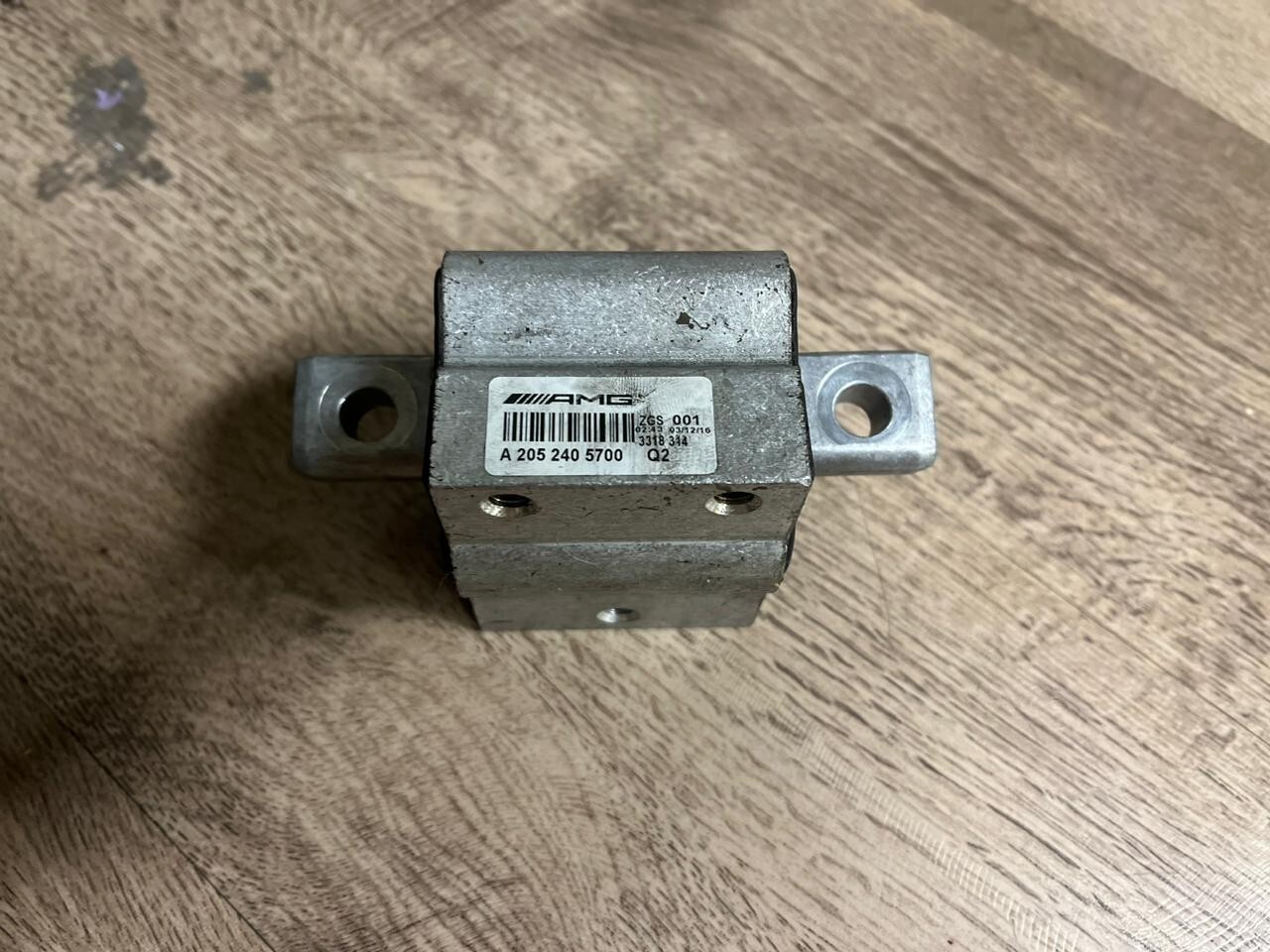 Mercedes Gearbox Mount A2052405700 C63 AMG 2015 18091938 | eBay