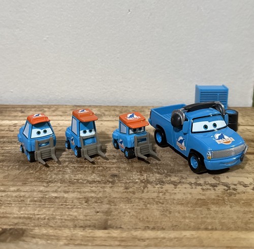 Disney Pixar Cars World Of Cars Team Dinoco Crew Piston Cup Nights ...