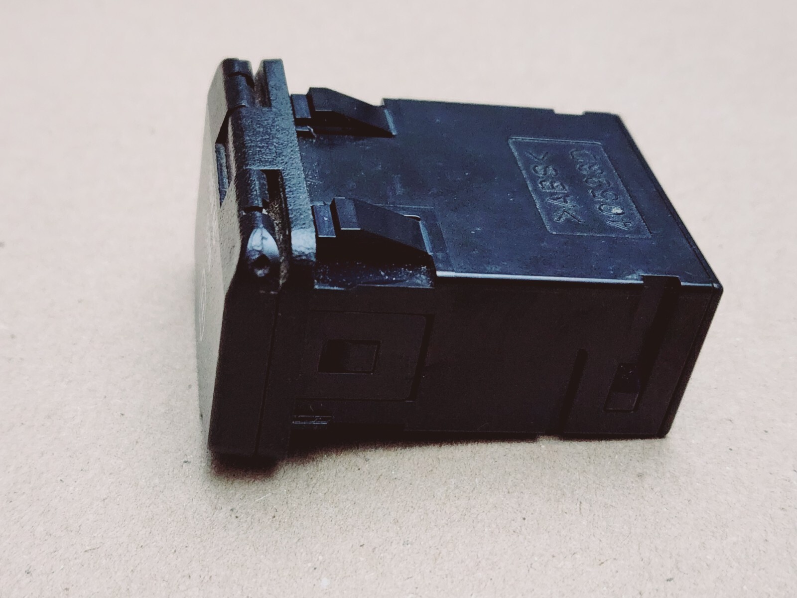 Chrysler Dodge Jeep Ram Power Inverter AC Outlet Assembly 115v 150w ...