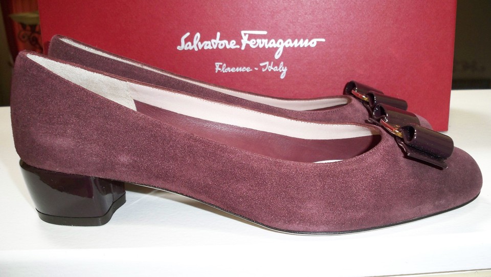 $875 Salvatore Ferragamo Vara Bow Pump Bordeaux Suede NIB 8/8.5/9/9.5/10 B | eBay